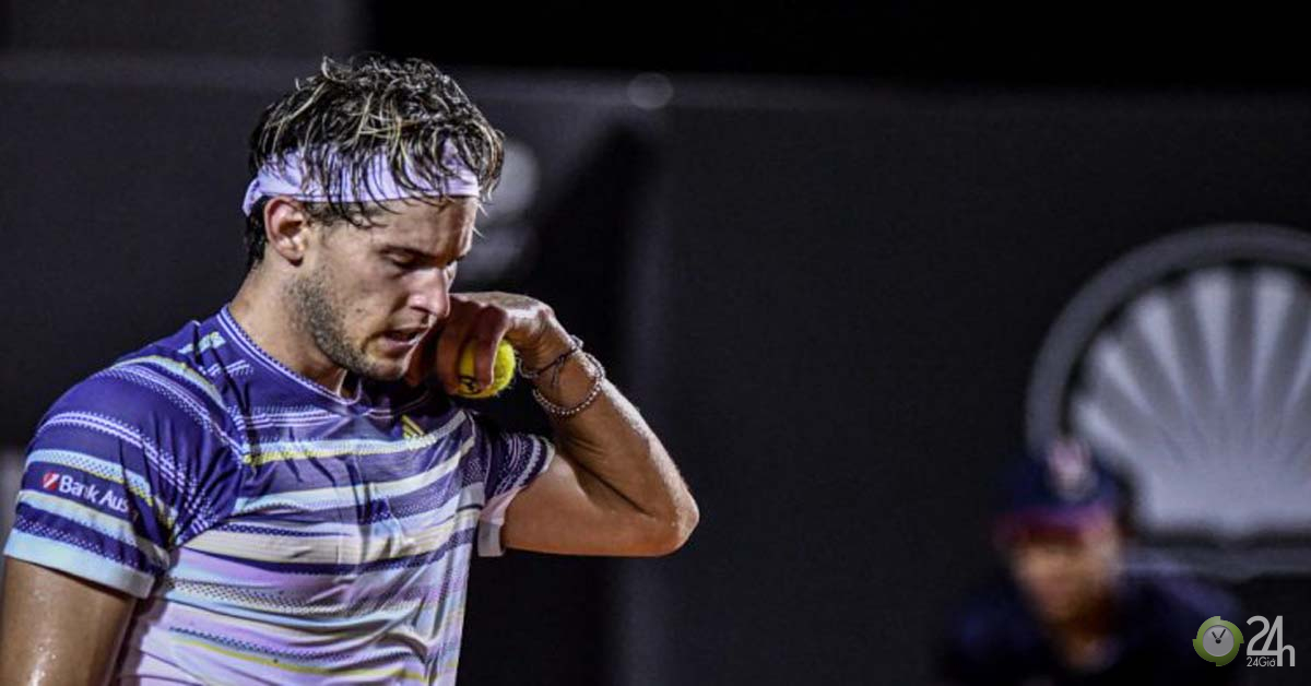 "Hoàng tử" tennis Thiem không thể vượt Federer: Tuột "vàng" trên tay