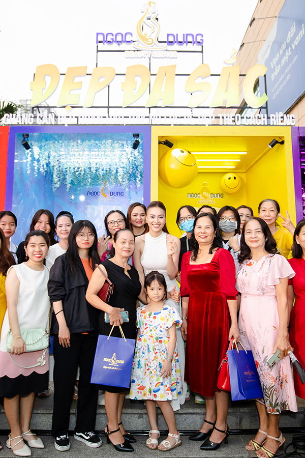 Tự tin khoe vẻ đẹp đa sắc, thỏa sức check in cùng studio thu nhỏ tại Lotte quận 7