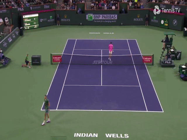 Video tennis Medvedev - Fokina: Áp đảo giao bóng, set 2 căng thẳng ...