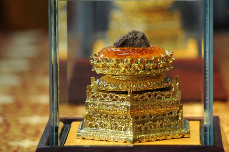 Đi bắt chim vô tình phát hiện kho báu khủng bên trong tháp cổ