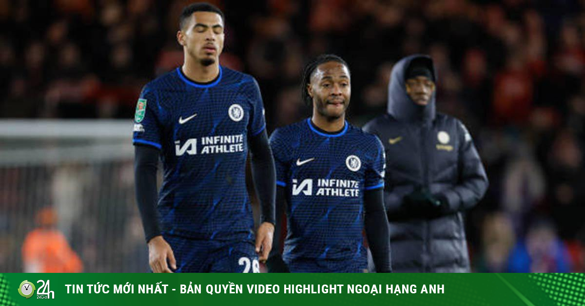 Chelsea thua sốc: Lão tướng ngăn CĐV gây rối, HLV "như đổ dầu vào lửa"