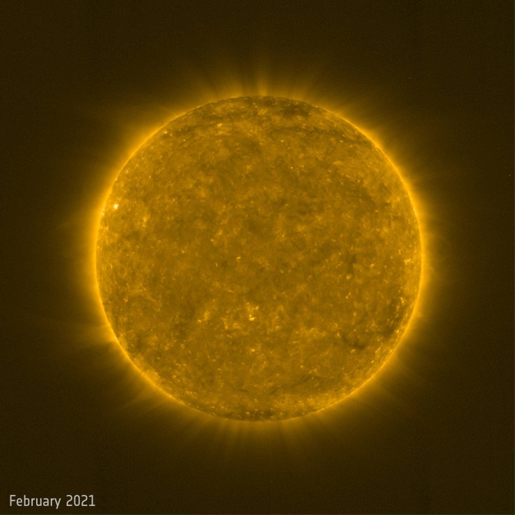 Ảnh sốc từ NASA/ESA: Mặt Trời biến dạng kinh khủng 2 năm qua