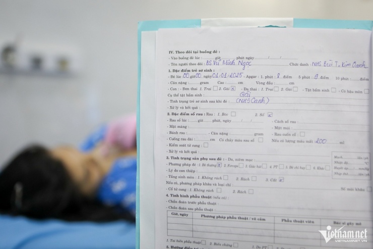 Những công dân ra đời lúc 0h ngày đầu tiên của năm 2025