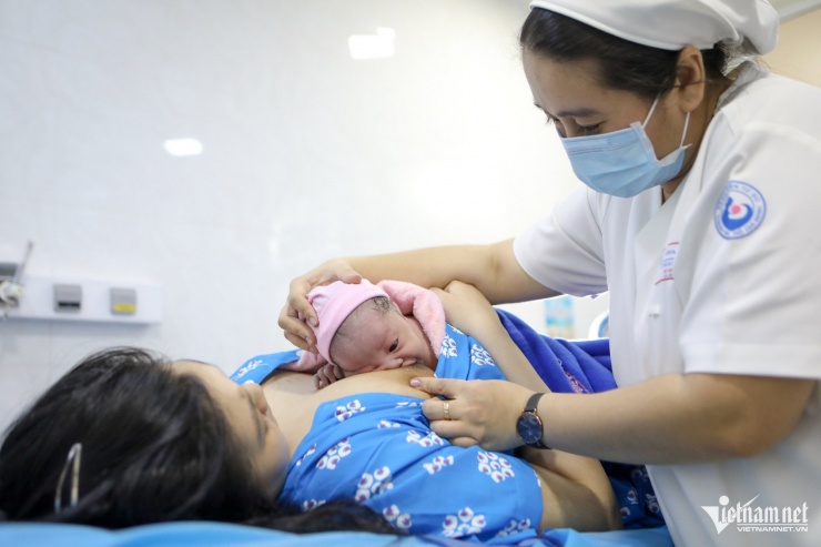 Những công dân ra đời lúc 0h ngày đầu tiên của năm 2025