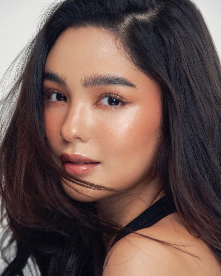 Sắc vóc cô gái xinh đẹp nhất thế giới 2024