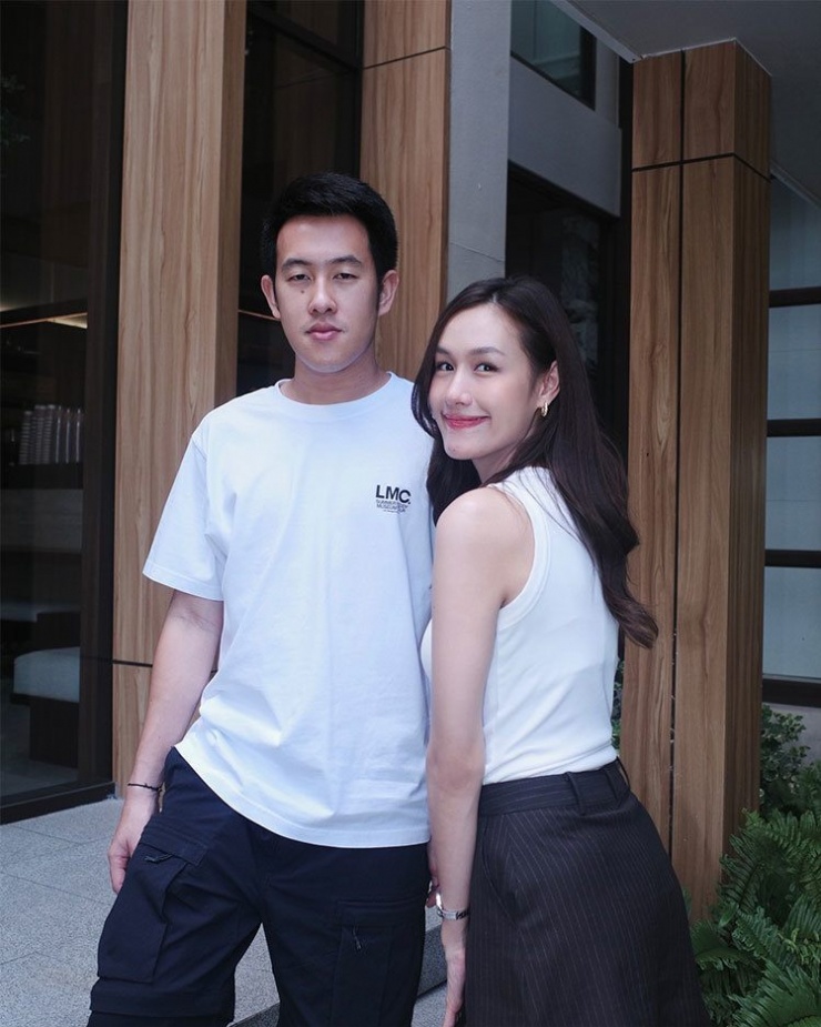 Những nhan sắc thiên thần phía sau các tuyển thủ Thái Lan