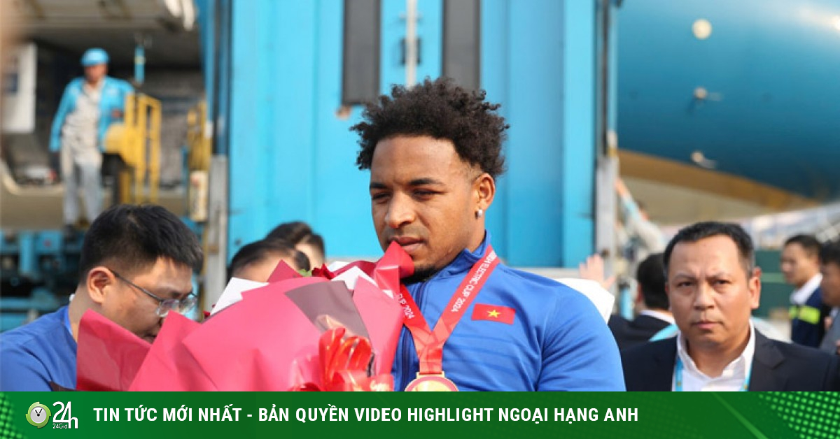 Xuân Son được trao Huân chương Lao động hạng Ba, vào thẳng viện phẫu ...