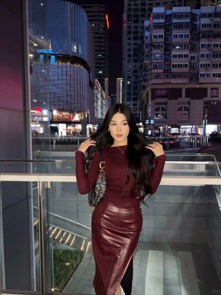 Đi tiệc cuối năm của công ty, tôi "cạch mặt" 4 kiểu trang phục này để ...