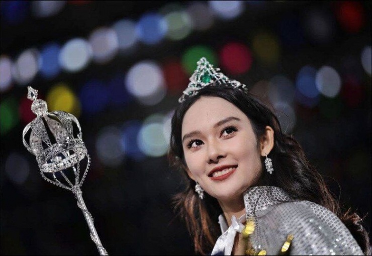 Xuất hiện đối thủ nặng ký của Hoa hậu Ý Nhi tại Miss World, là thạc sĩ cao gần 1m8