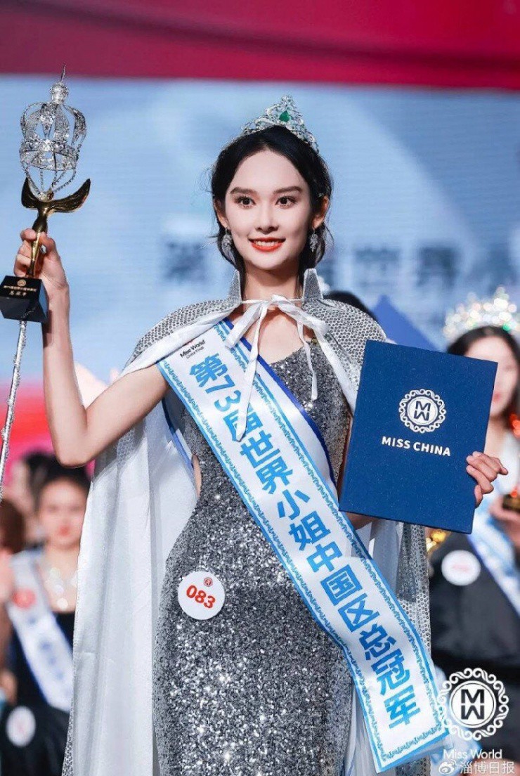 Xuất hiện đối thủ nặng ký của Hoa hậu Ý Nhi tại Miss World, là thạc sĩ cao gần 1m8