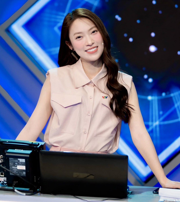 Khối tài sản đáng nể của MC Khánh Vy ở tuổi 26