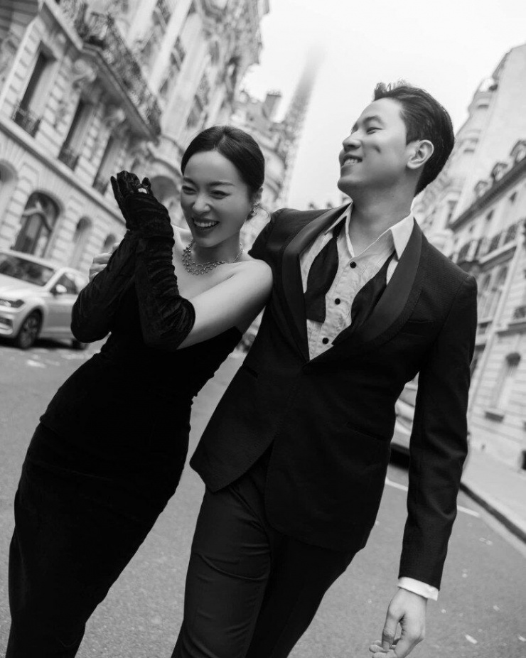 Cơ trưởng đẹp trai nhất Việt Nam cưới bạn gái phú bà, chơi lớn làm 6 ...