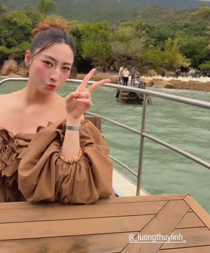 Đám cưới Salim - doanh nhân Hải Long: Con gái "Pam iu ơi" được mẹ dắt tay vào lễ đường, đầu đội ...