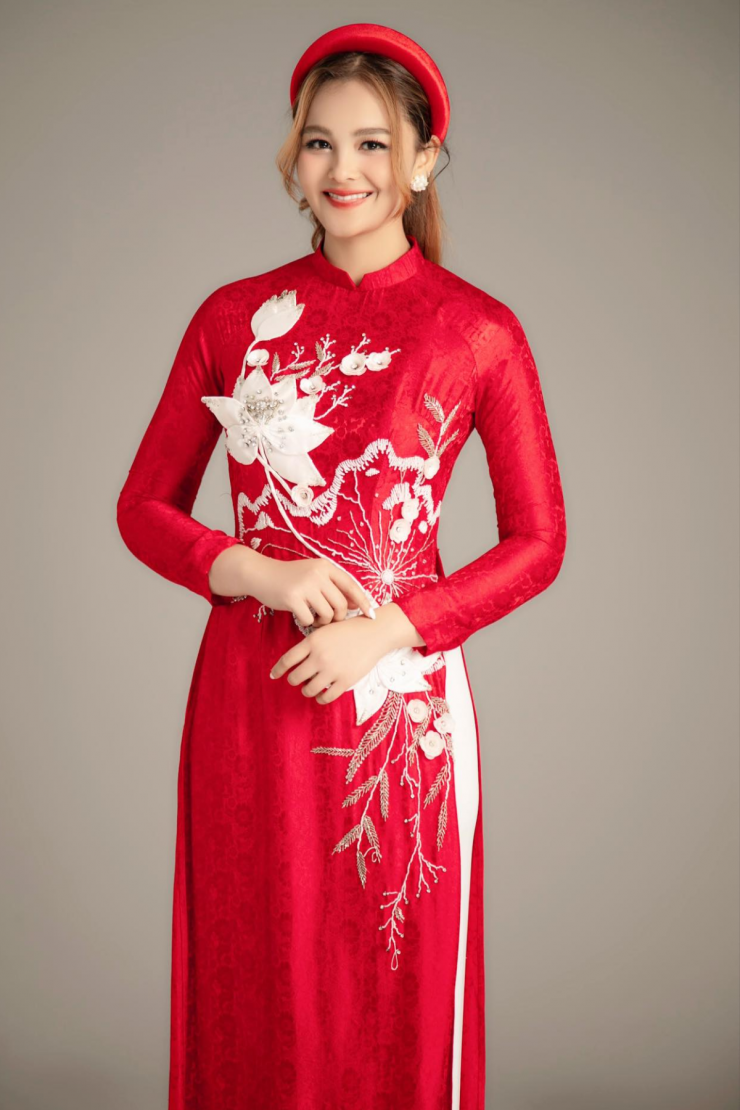 Sắc vóc con gái của Hoa hậu Diệu Hoa