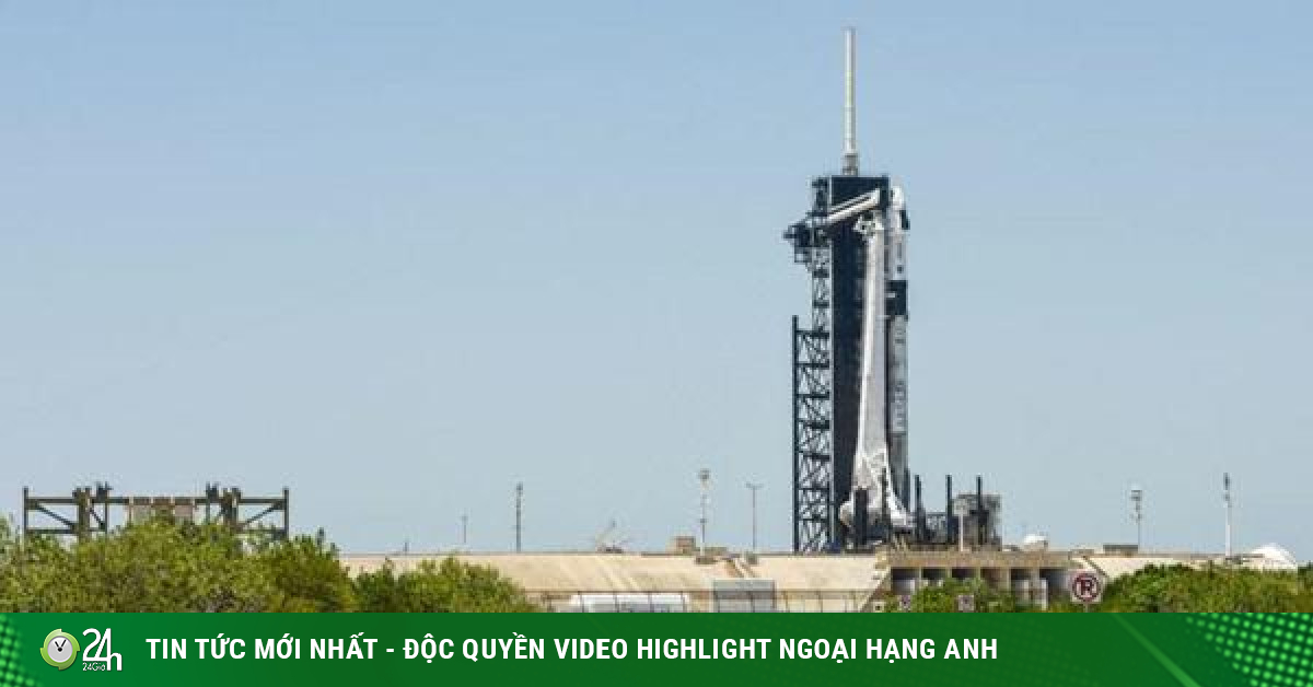 Lần đầu tiên, tên lửa đẩy tái chế đưa phi hành gia lên vũ trụ