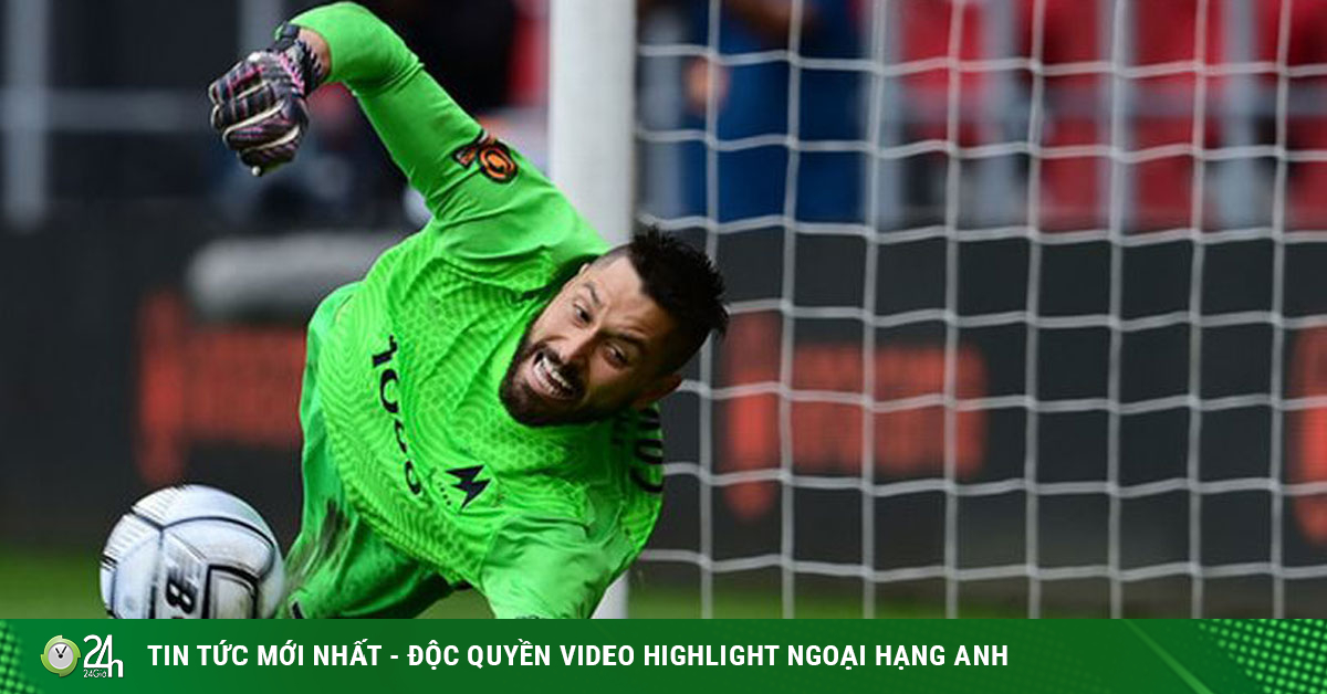 Thủ môn Brazil ghi bàn phút bù giờ như Alisson ở trận đấu siêu kịch tính