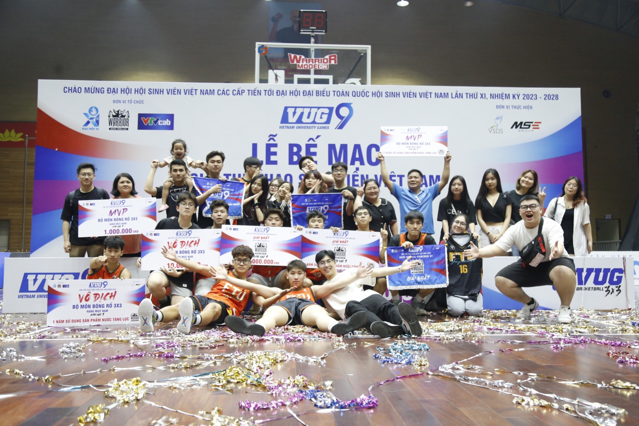 Warrior tiếp năng lượng "chiến binh” cho các màn thi đấu bùng nổ tại VUG9