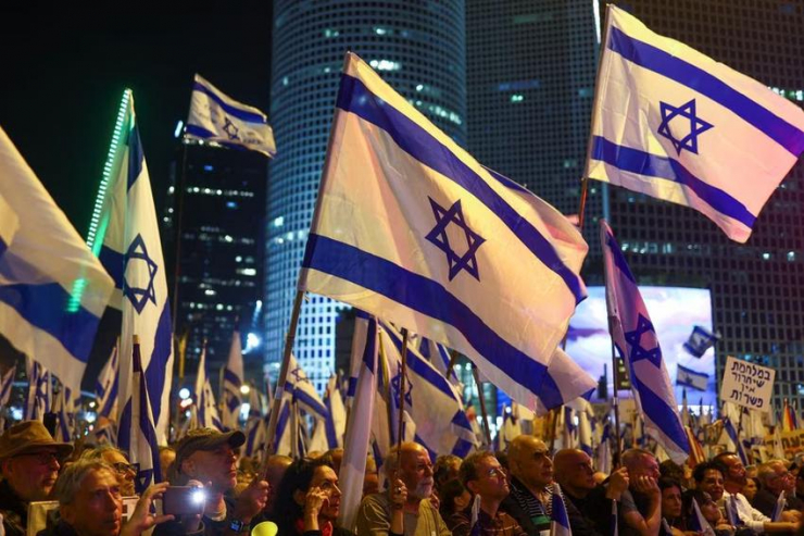 Ảnh: Hơn 10.000 dân tràn xuống đường phản đối 'đại tu tư pháp' tại Israel