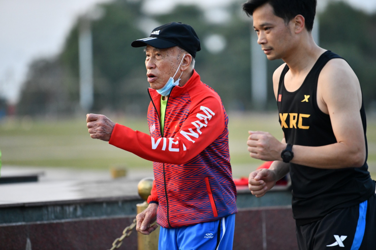 Tượng đài của Tiền Phong Marathon, HLV Bùi Lương: Một thời lẫy lừng ...