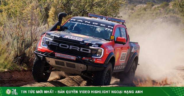 Ảnh thực tế mẫu xe Ford Ranger Raptor tham gia giải đua xe Finke Desert