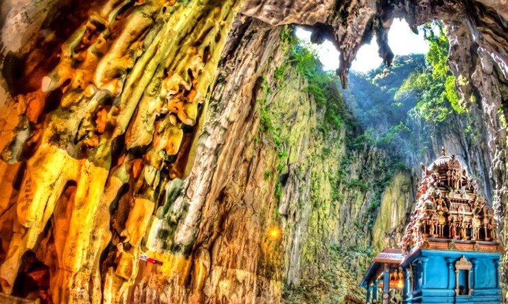 Khám phá hang động Batu hùng vĩ