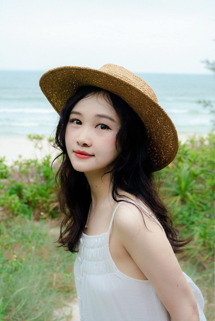 Dừng chân bên Quan Lạn, cô nàng bất ngờ trước cảnh vật ở ‘đảo ngọc’