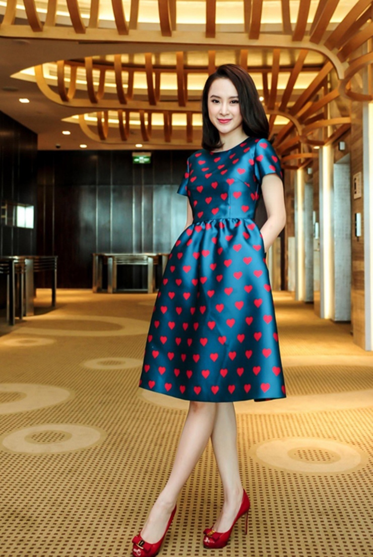 Angela Phương Trinh: Từ sao nhí đến 'nữ hoàng thị phi'
