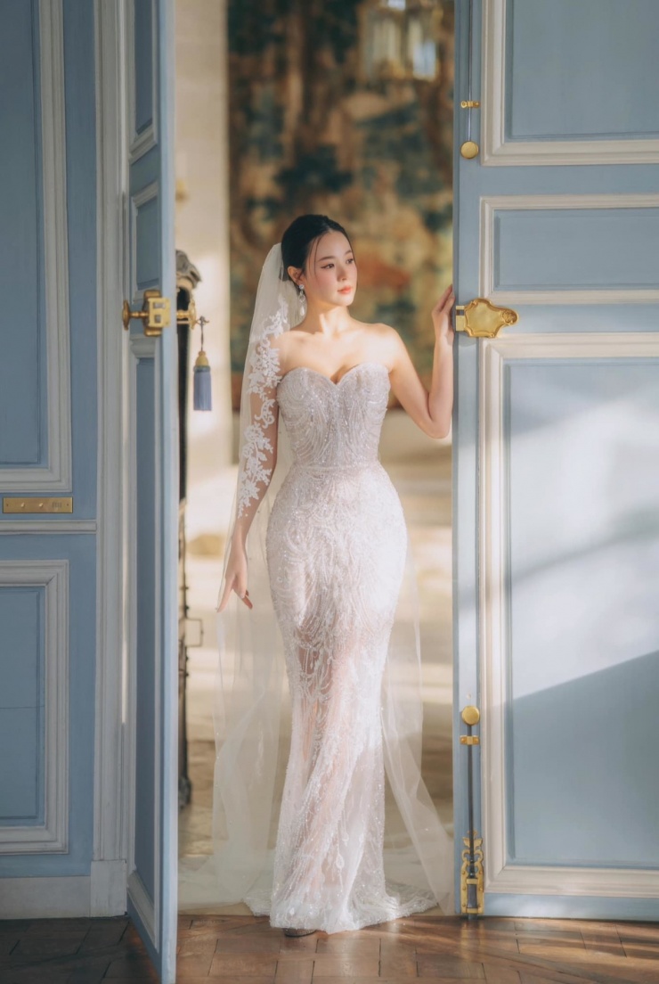 4 mẫu váy cưới tôn dáng của Midu