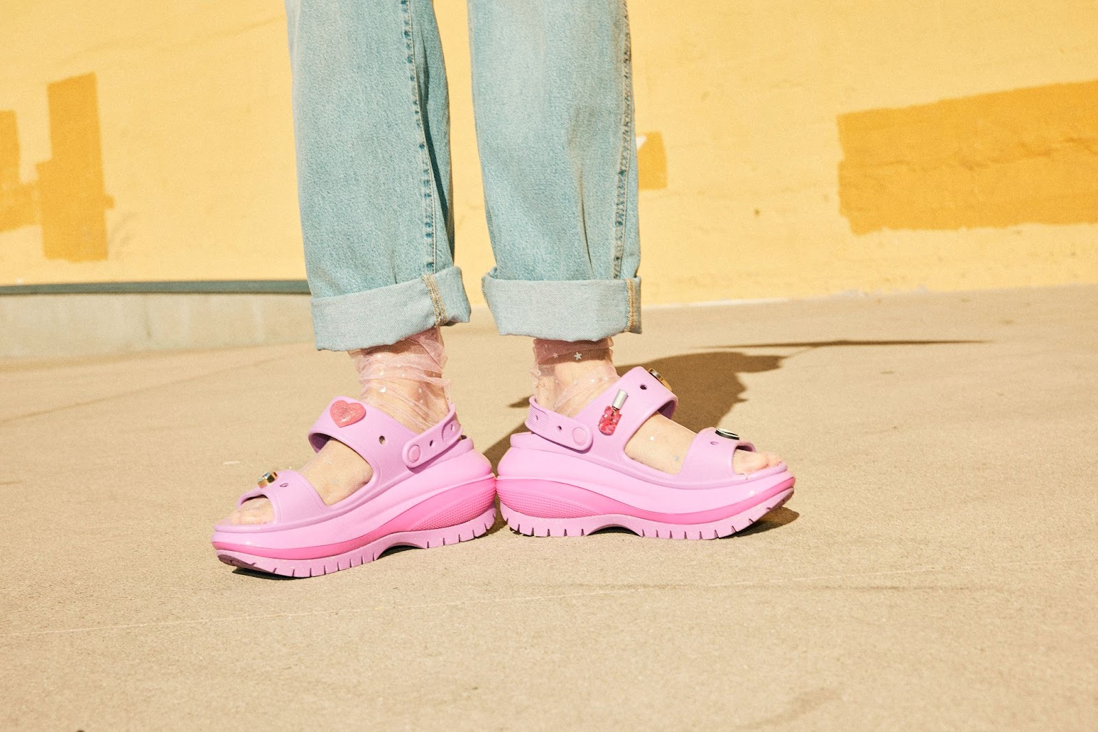 Top 5 mẫu CROCS khiến giới trẻ điên đảo Hè 2024