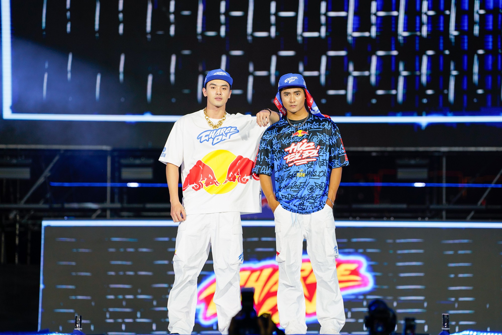 Việt Max bắt tay Red Bull ra mắt bộ sưu tập thời trang