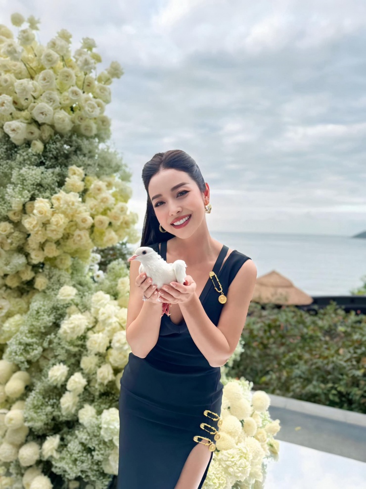 Không phải kim cương, Jennifer Phạm đeo món trang sức quý hiếm mà Phạm Băng Băng thường sử dụng