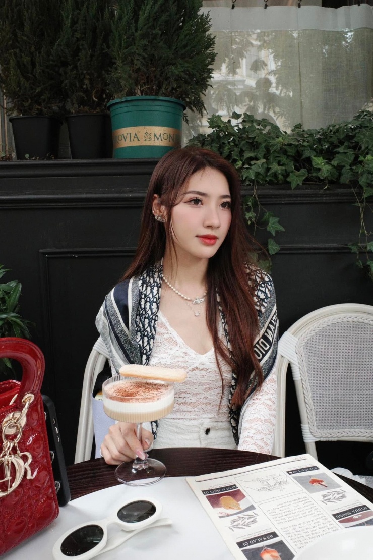 Hot girl Nóng cùng World Cup hóa "người đẹp pickleball” cuốn hút