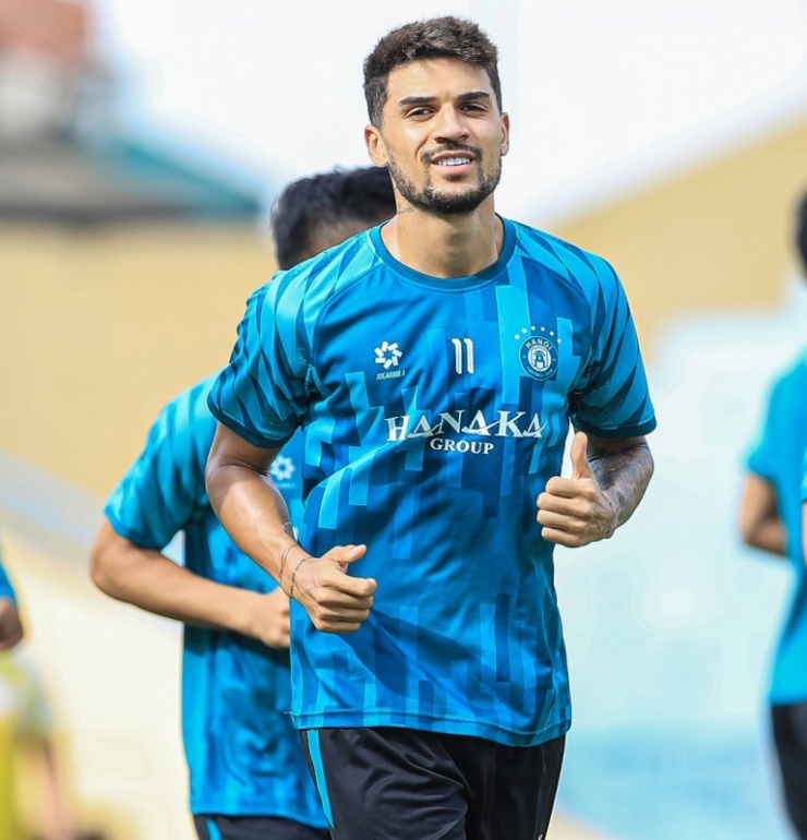 Hà Nội FC và bài toán nhập tịch cho Hendrio