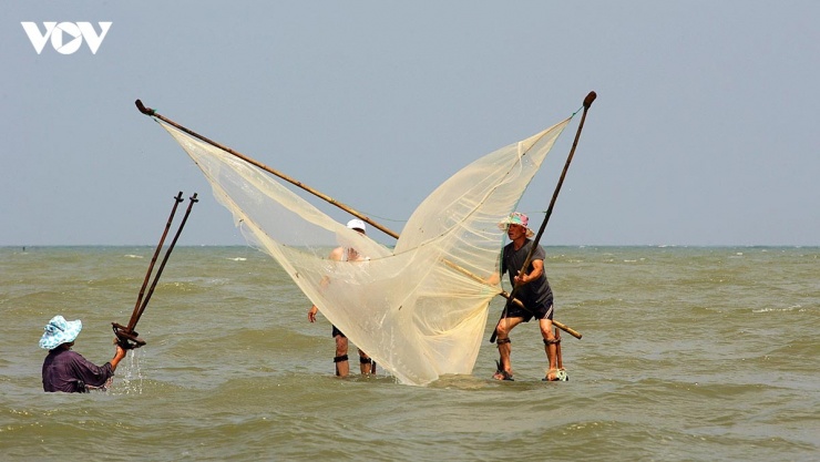 Khám phá "vũ điệu" cà kheo trên sóng của ngư dân vùng biển Thịnh Long ...