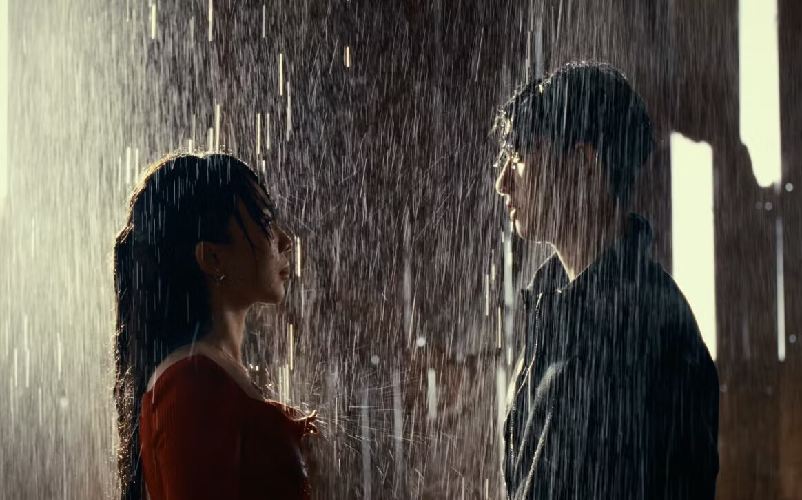Nghịch lý Tóc Tiên