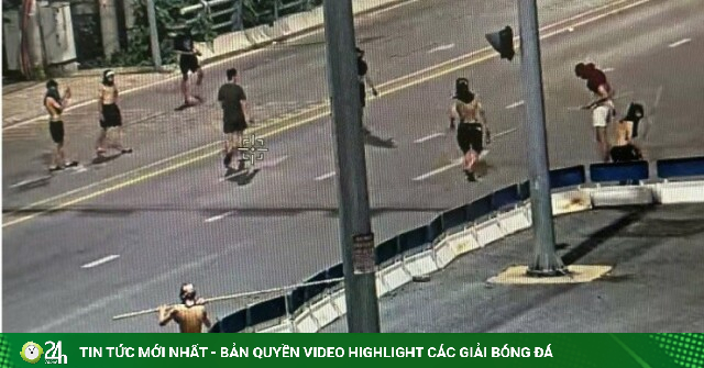 Camera AI ‘tóm gọn’ nhóm học sinh tụ tập mang theo hung khí