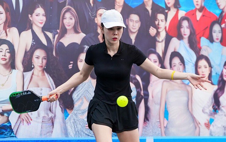 Cựu chủ công bóng chuyền Kim Huệ vô địch giải pickleball quy tụ nhiều ...