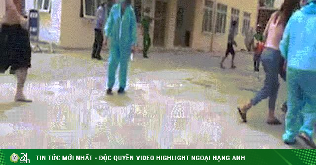 Chém nhau kinh hoàng ở cổng bệnh viện E Hà Nội