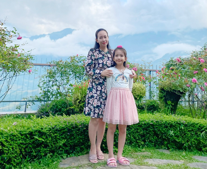 Mẹ 1m50 "tung chiêu” giúp con chân dài thẳng tắp, mới 8 tuổi đã cao gần ...