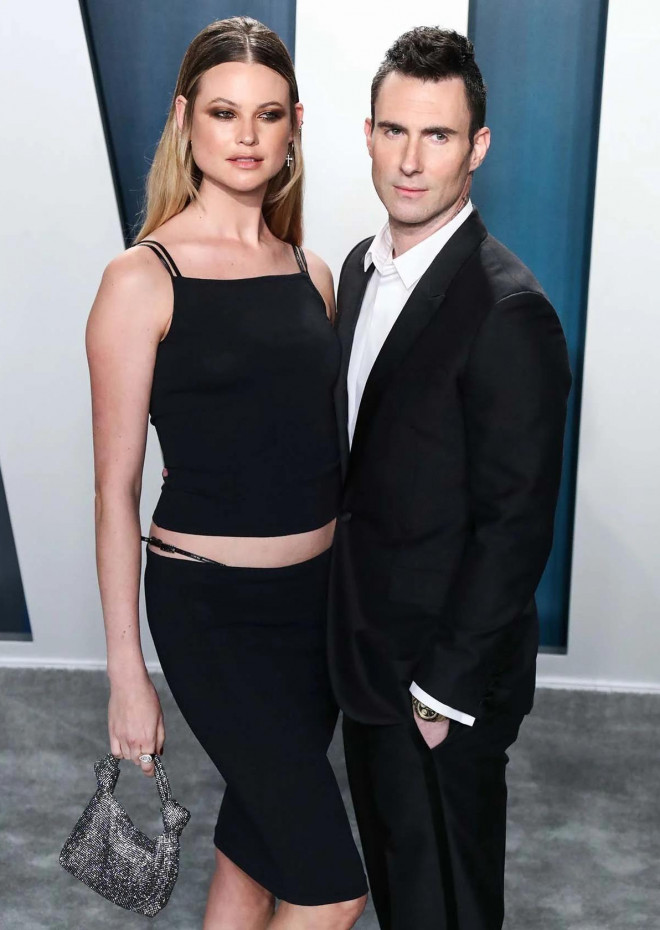 Tình trường yêu toàn mỹ nhân đình đám của Adam Levine
