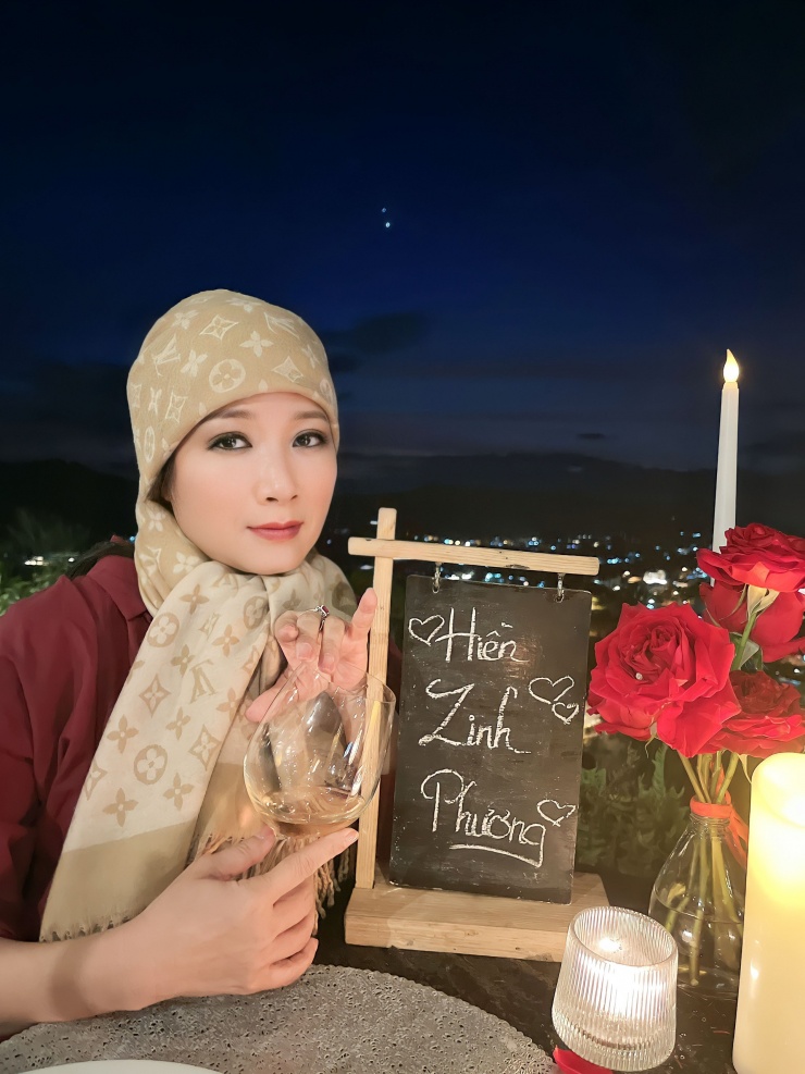 Tuổi 54 của Thanh Thanh Hiền: Nhan sắc trẻ đẹp, lạc quan đón nhận tình yêu cuộc sống