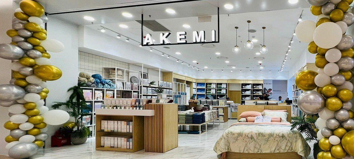 Cận cảnh cửa hàng AKEMI tại trung tâm thương mại đắt giá tại Hà Nội