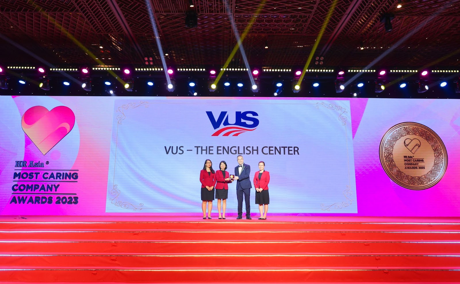 VUS được vinh danh "Nơi làm việc tốt nhất châu Á” & "Doanh nghiệp quan ...