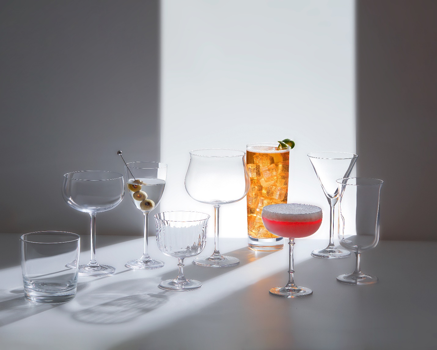 Hành trình của pha lê: Câu chuyện chinh phục giới mộ điệu cái đẹp