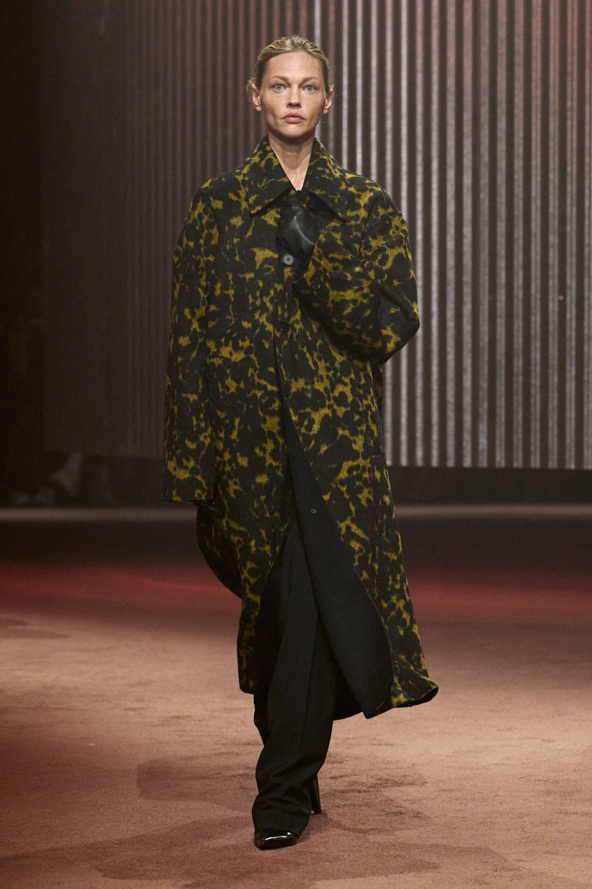 COS tạo ra tầm nhìn về phong cách sang trọng tại tuần thời trang New York