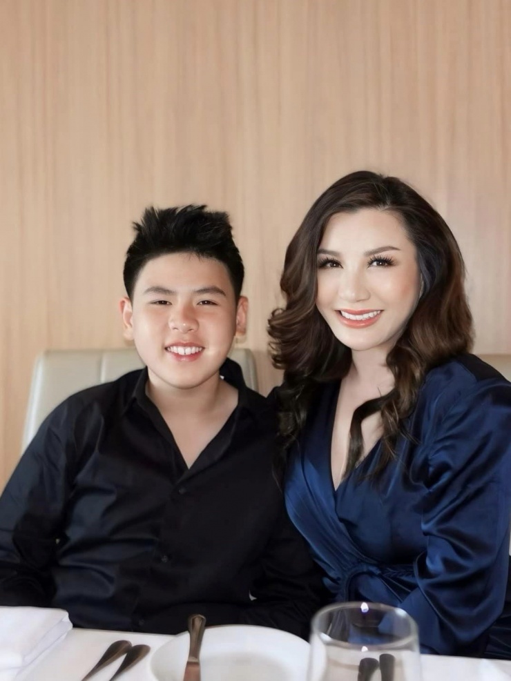 Dàn quý tử nhà Bằng Kiều - Trizzie Phương Trinh trổ mã