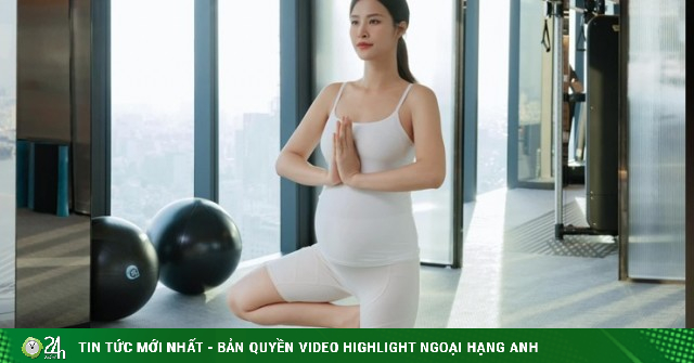 Đông Nhi bế bầu 9 tháng tập yoga