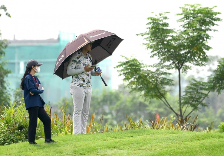 Chuyện tình trên sân golf của ngọc nữ Khuê Minh qua lời kể của bạn trai