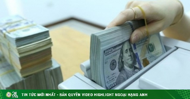 Giá đôla Mỹ 'chợ đen' rơi chóng mặt, bay khoảng 500 đồng