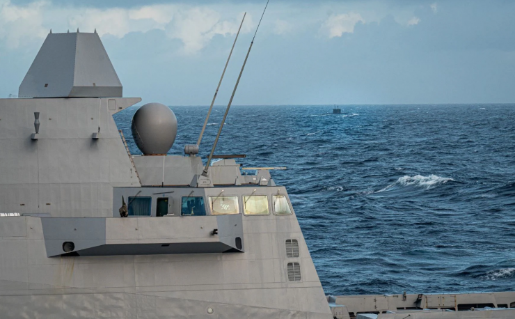 Đằng sau việc tàu ngầm tấn công của Nga bất ngờ nổi lên ở Eo biển Anh